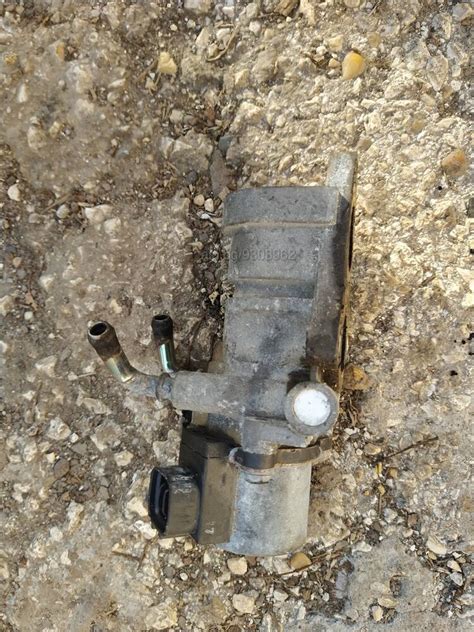 ЕГР клапан тойота авенсис версо Д4Д Глави Резервни части консумативи аксесоари Кубр