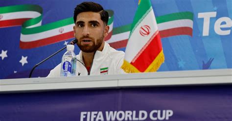 علیرضا جهانبخش شادی کردن یا خواندن سرود ملی، تصمیم شخصی است