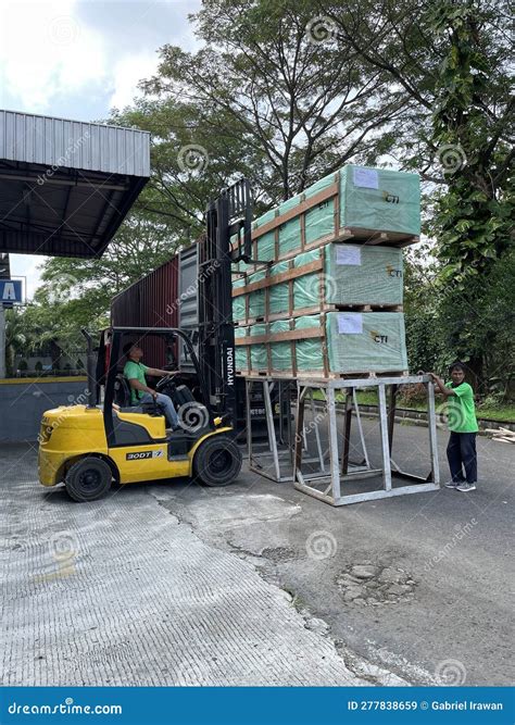 The Process Of Loading Goods Into Containers Editorial Stock Image Image Of Distribution
