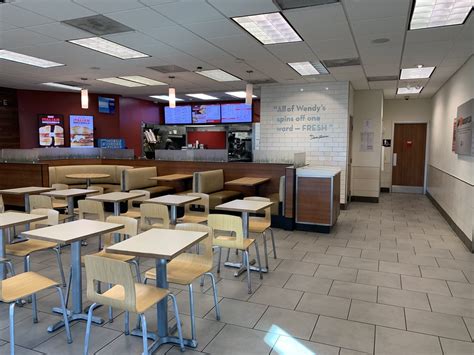 Wendys Interior Wendys 1884 2886 Square Feet 725 Nor Flickr