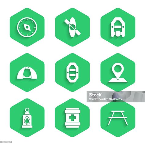 래프팅 보트 응급 처치 키트 벤치가있는 피크닉 테이블 위치 캠핑 등불 관광 텐트 및 나침반 아이콘을 설정합니다 벡터 가구에 대한 스톡 벡터 아트 및 기타 이미지 Istock