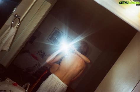 Charlie Plummer Wiki Biography Age Gallery Spouse And More