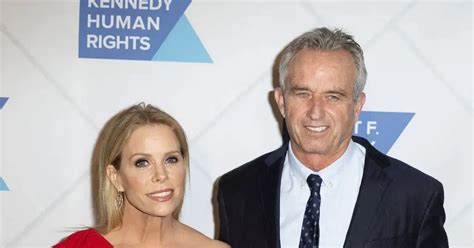 Cheryl Hines Will Keep Acting As Robert F Kennedy Jr Works For Trump