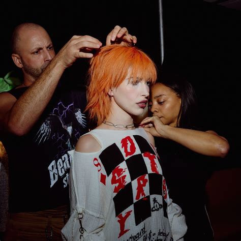 Hayley Williams Debuts Peachy Pixie Cut With One Night Only Orange Tip