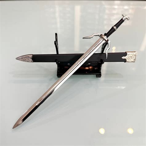 jual gantungan kunci pajangan the witcher key chain shopee indonesia