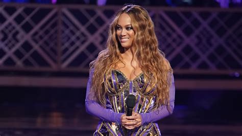 Tyra Banks Goes Makeup Free To Celebrate Her 50th Birthday T V S T