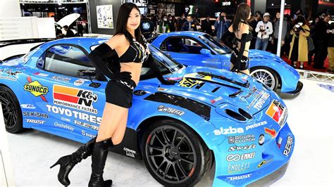 FOTO Aksi Model Seksi Panaskan Pameran Modifikasi Mobil Terbesar Di Jepang Foto Liputan6 Com