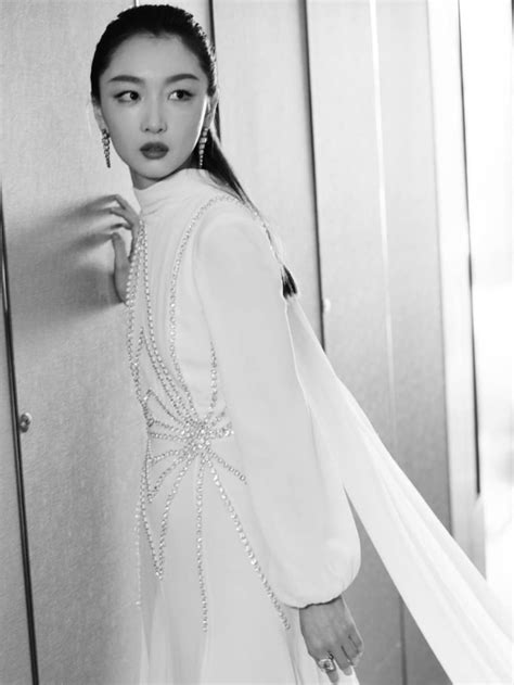 Pin Op ∡⋄「 Zhou Dongyu 」∡⋄ ~ VỊt MƯa