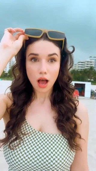 Pin By Hrmoon92 On Brunettes Beautiful Celebrities Girl Crushes