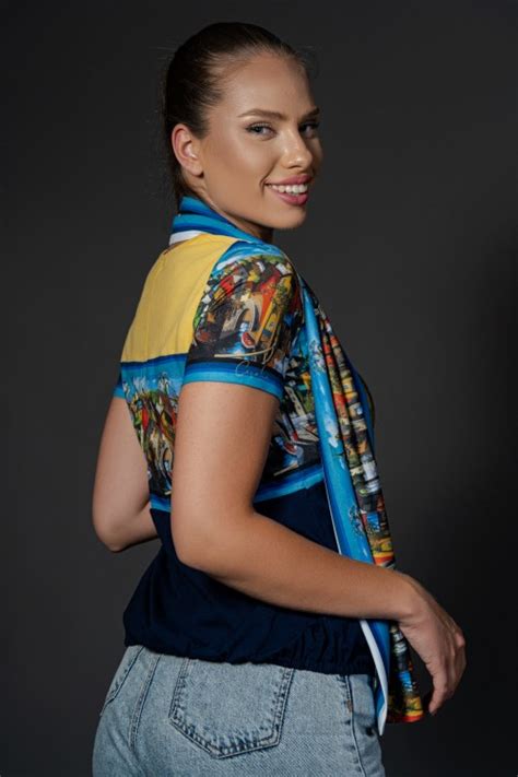 Блуза трико жълто и тъмно синьо с артистичен фриз къщи Дамски дрехи Coralia