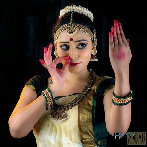Mohiniyattam Wallpapers Wallpaper Cave