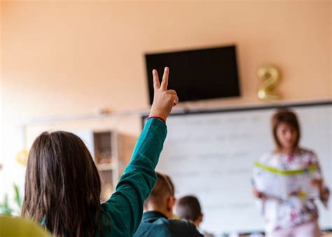 НВО по български език и литература в 10 клас 2023 ТЕСТ ОТГОВОРИ ОЦЕНЯВАНЕ