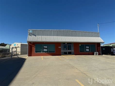 38 Aurora Avenue Queanbeyan East Nsw Property Details Lj Hooker