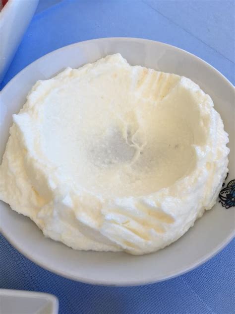 이집트여행 이집트 사람들이 빵이랑 같이 먹는 소스에요 치킨이나 코프타 고기룰 찍어 먹기도 하고