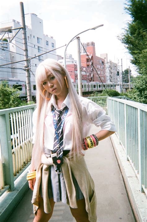 100 Gyaru Fashion Wallpapers