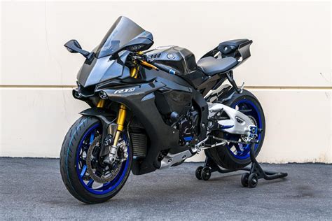 209 Yamaha R1