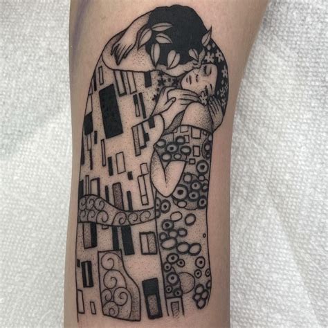 The Kiss Tattoo Gustav Klimt Tattoo Style Trends