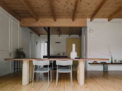 ფოტოფაქტი სახლი ტყის პირას გასაოცარი ხედებითა და თანამედროვე არქიტექტურით რომლის ღირებულება