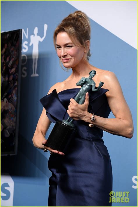 Renee Zellweger Accepts Award For Best Female Actor At Sag Awards Video Photo