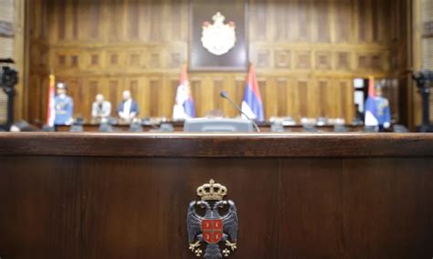 Сръбски депутат подаде оставка, след като беше заснет да гледа порно ...