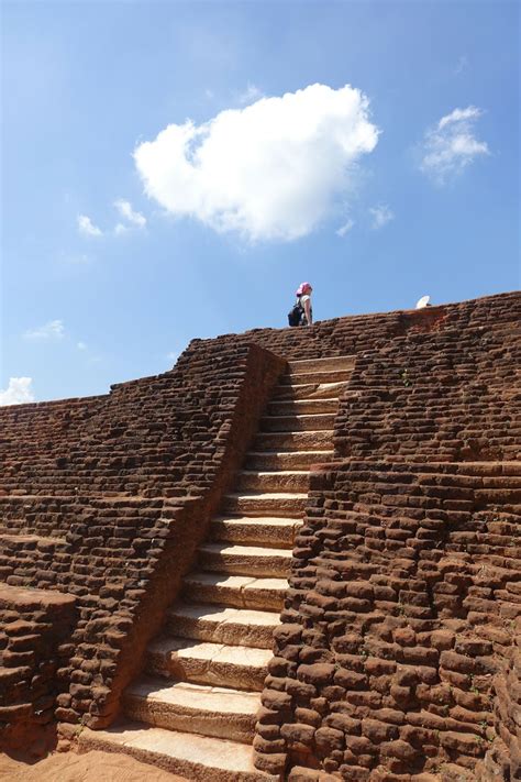계단에 서있는 사람 사진 Unsplash의 무료 스리랑카 이미지