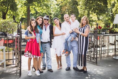 СЕНЗАЦИЯ В ПИК Тошо Тошев ожени най малкия си син ето коя е щастливката МНОГО СНИМКИ