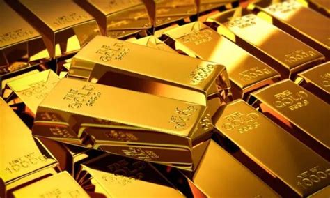 Gold Prices In Pakistan Dip By Rs700 Per Tola