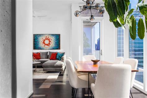 Effective Use Of Statement Pieces In Interior Design