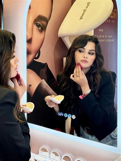 Selamat, Selena Gomez Resmi Jadi Miliuner Berkat Bisnis Kosmetik Rare Beauty - Lifestyle ...