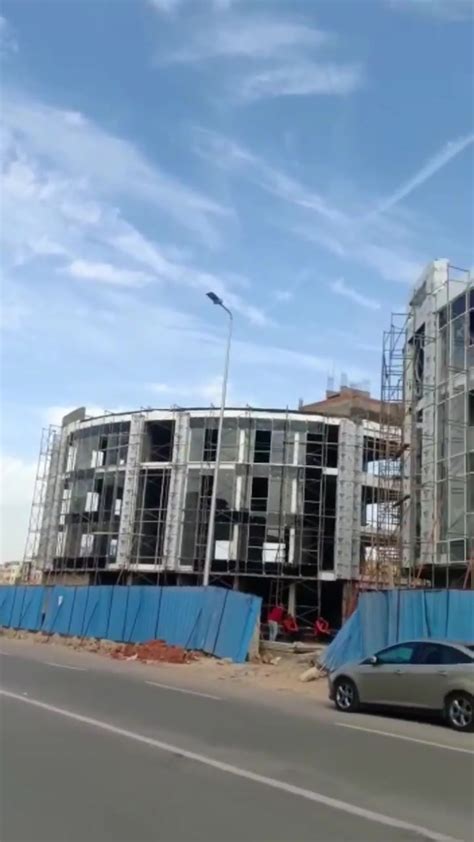 خامة Bmbond الإماراتية 🇦🇪 تزين إحدى مولات التجمع بألوانها المميزة 💥💥