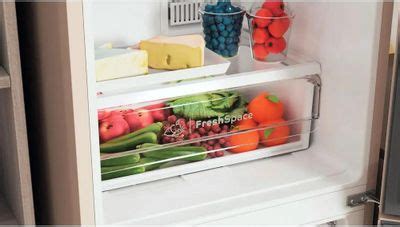Холодильник двухкамерный Indesit ITR 4200 E Total No Frost, бежевый ...