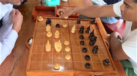 អេមណាស់ប៉ុន្មានក្ដារនេះ រវាង Co ស្មោះស្នេហ៍ ស ប៉ះជាមួយ បងបូ ប៉ូលីស ហៅនំប៉័ងដាក់សាច់ ខ្មៅ 😍