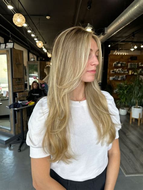 Layered Haircuts With Face Framing Layers 90s Hairstyles Hair Cuts