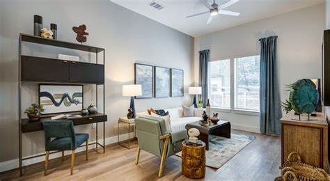 The Flynn At Live Oak Dallas Reviews And Apartments For Rent Aptamigo
