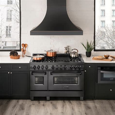 Zline Dual Fuel Range With Gas Stove And Electric Oven In Black