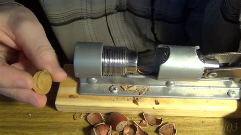 Орехокол. - YouTube