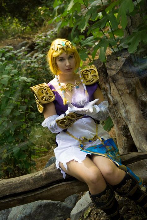 Princess Zelda Cosplay By Lara Lunardi