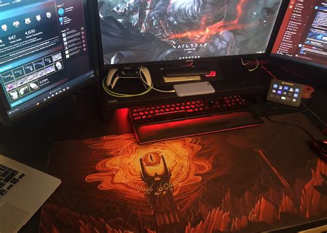 Drop The Lord Of The Rings™ Barad Dûr™ Desk Mat Battlestations