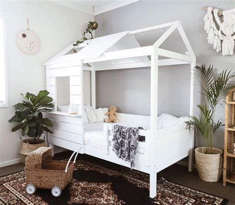 سازنده تخت کودک مدل خانه کلبه چوبی فن و هنر