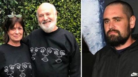 Nik Rajner Službeno Optužen Za Ubistvo Svojih Roditelja Prerezao Im