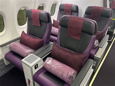Review Qatar Airways Boeing 737 Max First Class Auh Doh One Mile