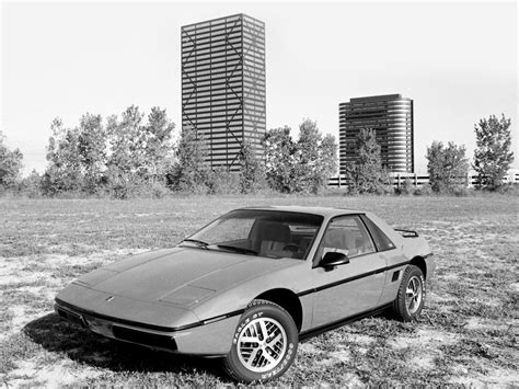 Reimagined Pontiac Fiero Has No F9 Rockets Does Look Like A Musk Made