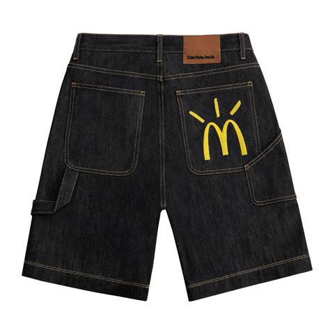 Travis Scott i McDonalds wypuszczają wspólny merch!