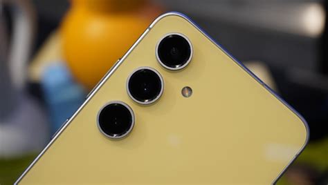 Samsung Galaxy S Fe Review First Impressions New Edge Times