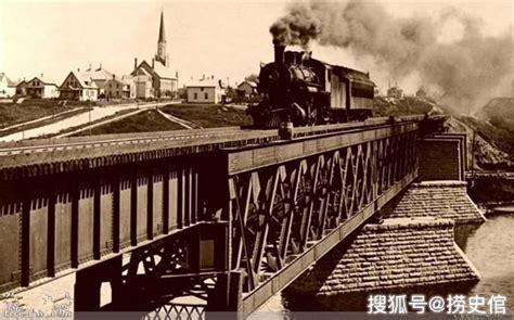 1825年有了火车，发展到百年前美国的火车成了这个样子史蒂芬森