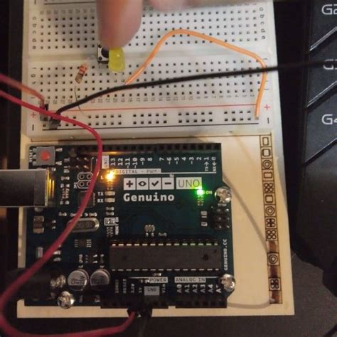 Testing Voltages And Currents On A Breadboard