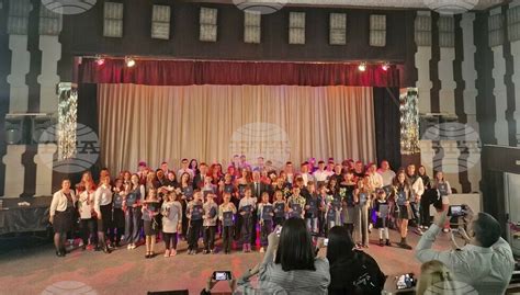 Деца с изявени дарби отличи Община Търговище в навечерието на Деня на народните будители Утро