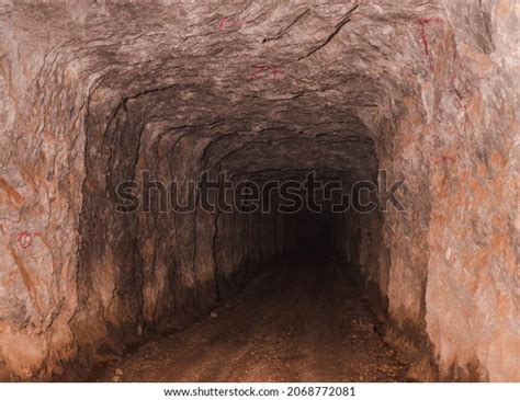 imágenes de Mining dirt wall Imágenes fotos y vectores de stock Shutterstock