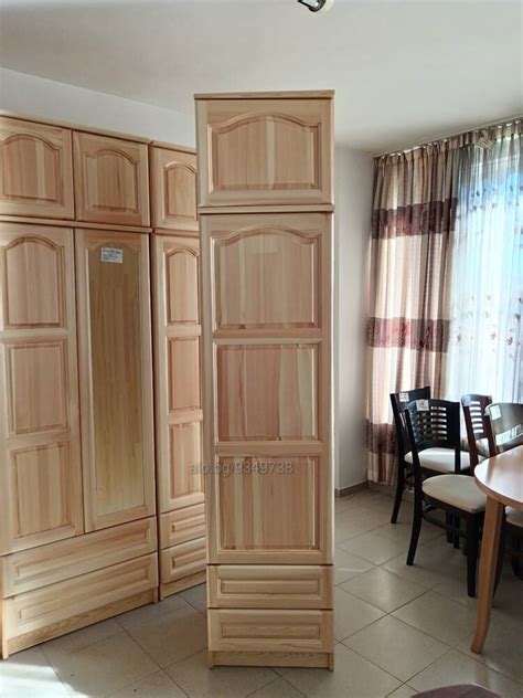 Еднокрилен гардероб чамов масив с 2 чекмеджета и надстройка Гардероб Мебели за дома и оф