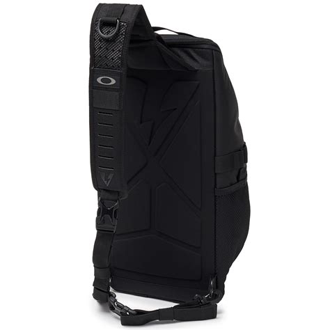Oakley Extractor Sling Pack 2 0 Blackout 921554 02e Oakley Us Store